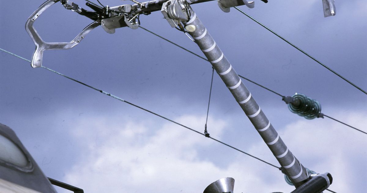Pantograph/overhead line test laboratory